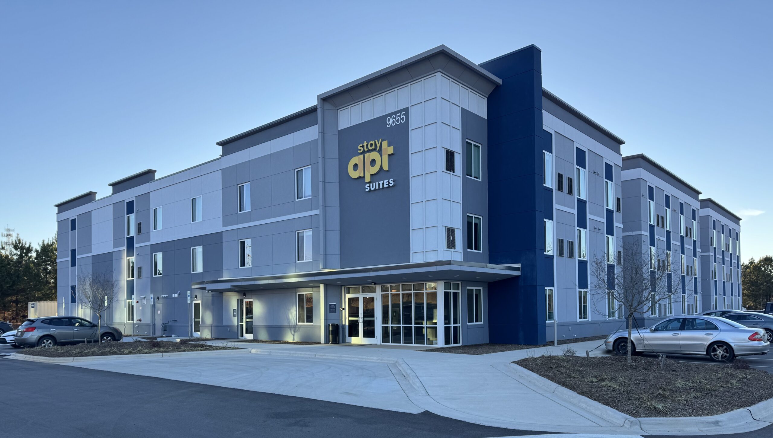 stayAPT Suites Turns to Modular Construction - stayAPT Suites